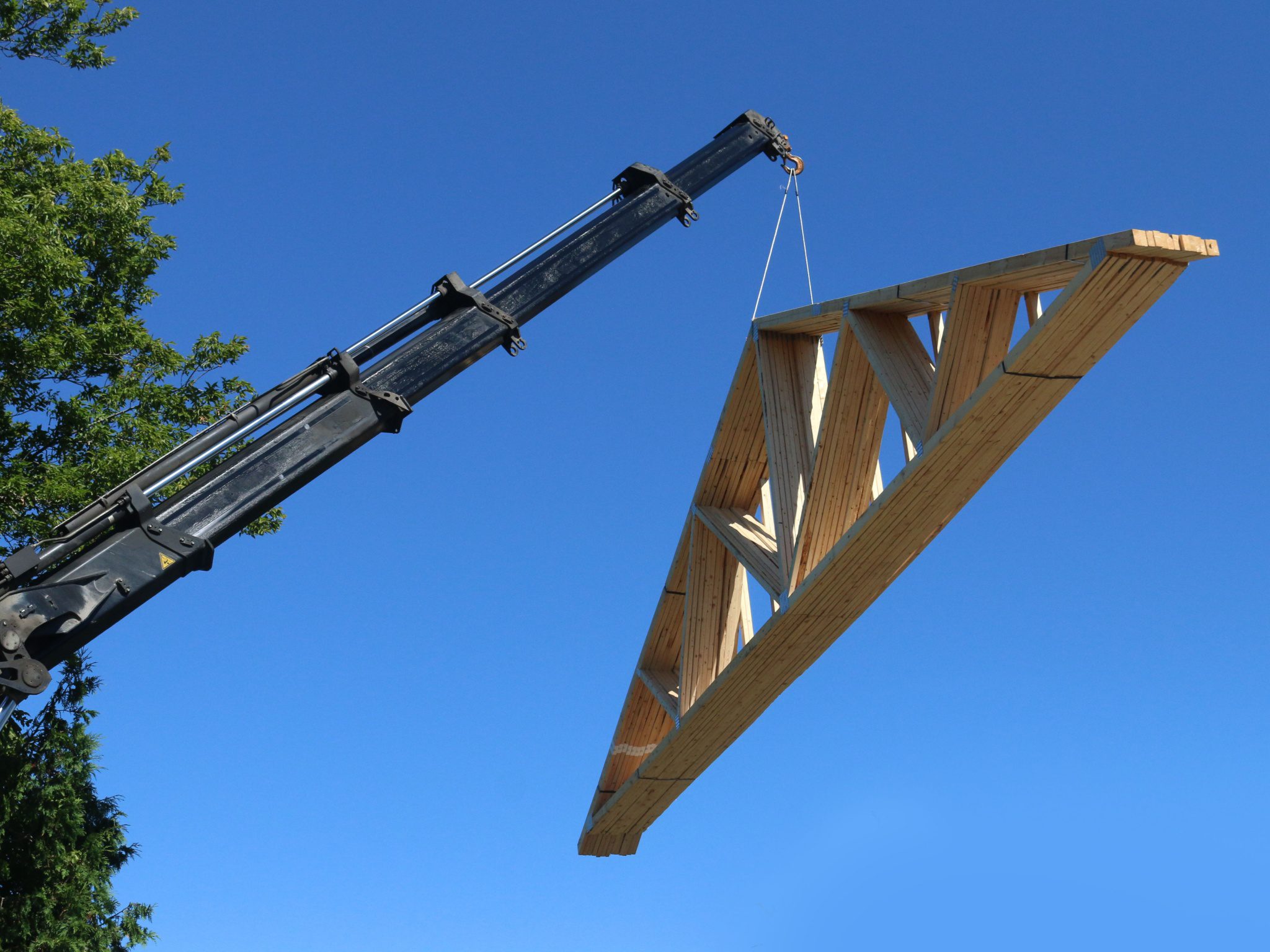 Wood & Steel Trusses | Engineered for Barndos, Barns & More